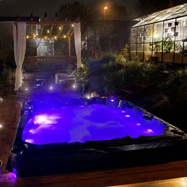 Spabad Poseidon Blackline – 5–6 personer | Lyfco - 44995,- - Utendørs ...